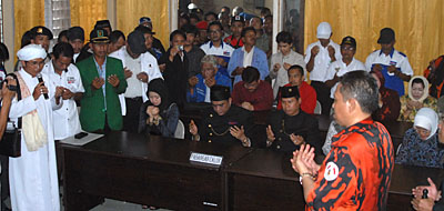 Awang Ferdian-Suko Buono Daftar ke KPU Kukar: Optimis Menang Pilkada ...